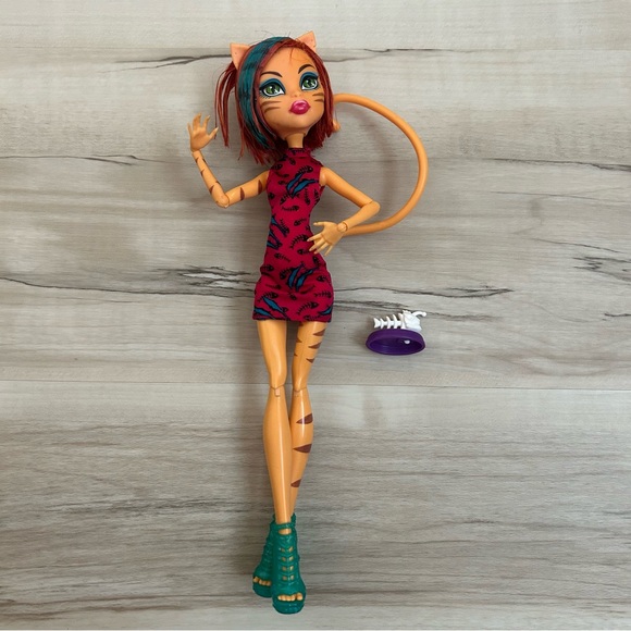 monster high | Toys | Monster High Toralei Stripe Doll Freaky Field ...